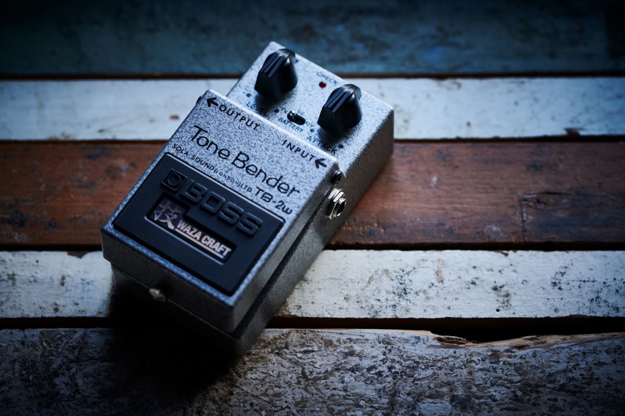 BOSS TB-2W Tone Bender / Sola Soundとの共同開発で蘇る伝説のファズ | Player On-Line